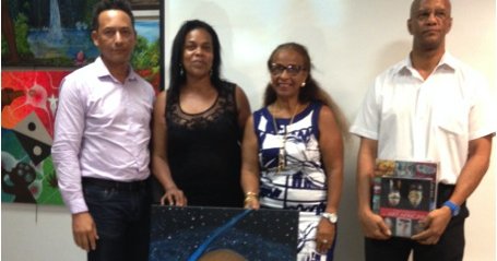 Alain Gustave, lauréat du concours d'autoportrait récompensé par le ...